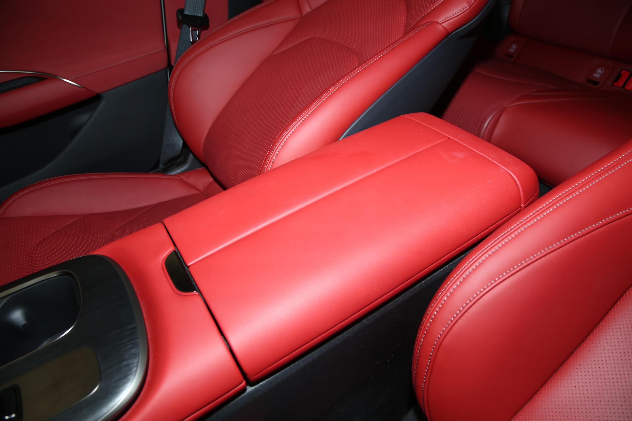 小米SU7 2024款 后驱标准长续航智驾版图片_小米汽车_4/114张图片_汽车空间图库_懂车帝