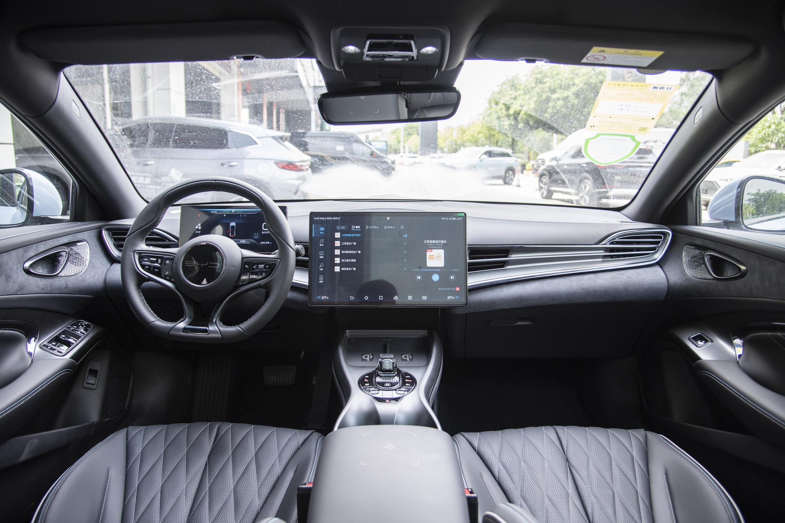 海豹 2023款 700KM 冠军版 尊贵型图片_比亚迪_1/75张图片_汽车内饰图库_懂车帝