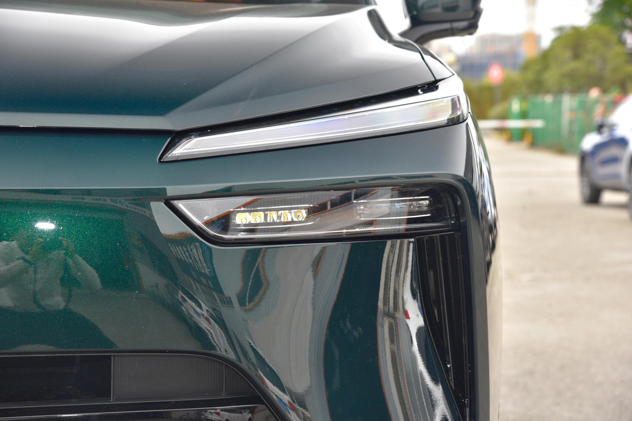 蓝山DHT-PHEV 2023款 四驱超长续航版图片_魏牌_9/219张图片_汽车外观图库_懂车帝