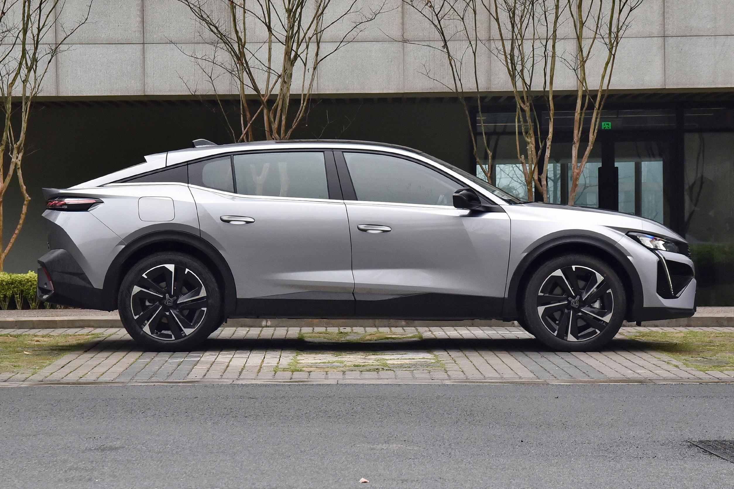 标致408X 2023款 1.6T 魅力版图片_标致_2/192张图片_汽车外观图库_懂车帝