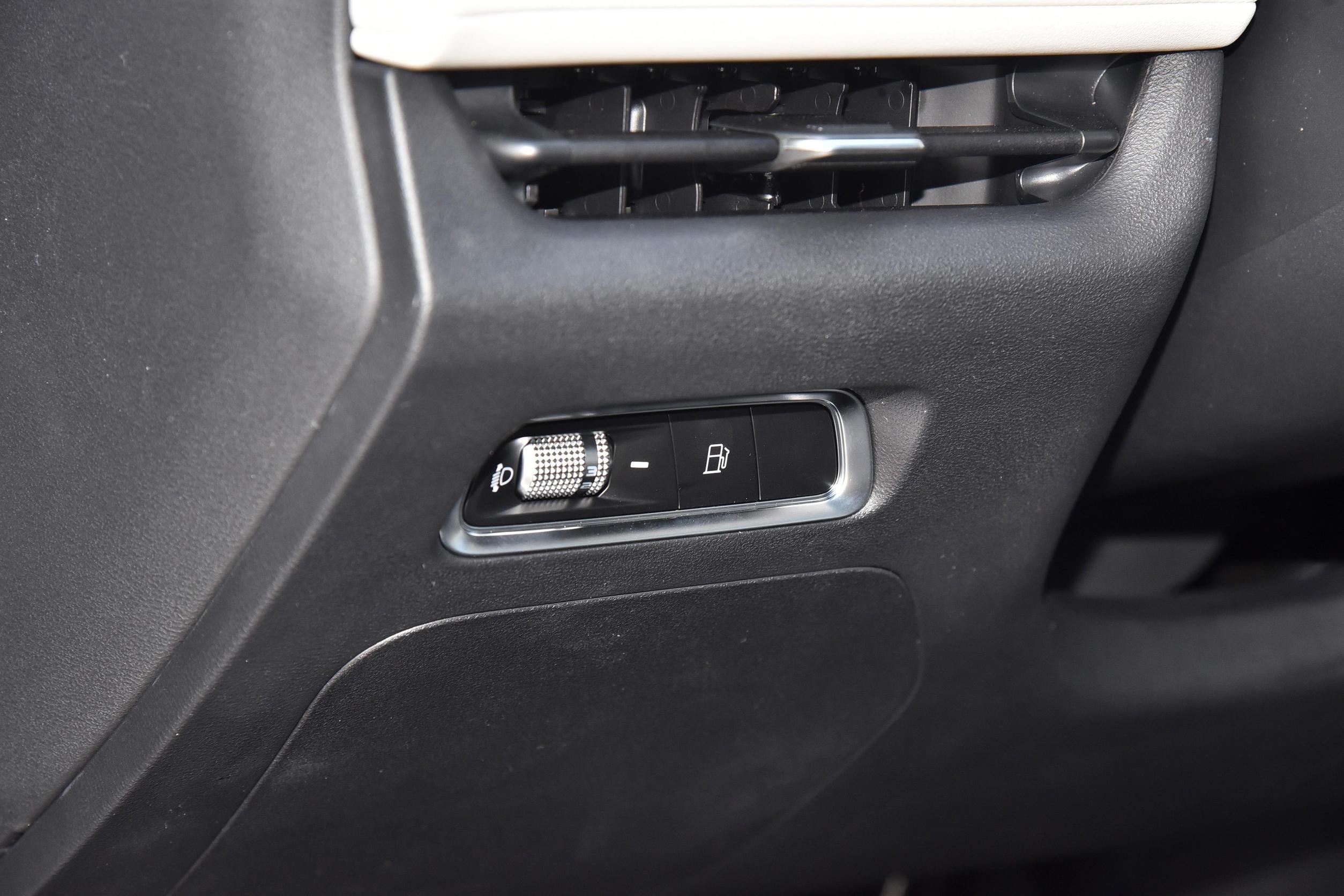 银河L7 2023款 1.5T DHT 55km PRO图片_吉利银河_5/37张图片_汽车内饰图库_懂车帝