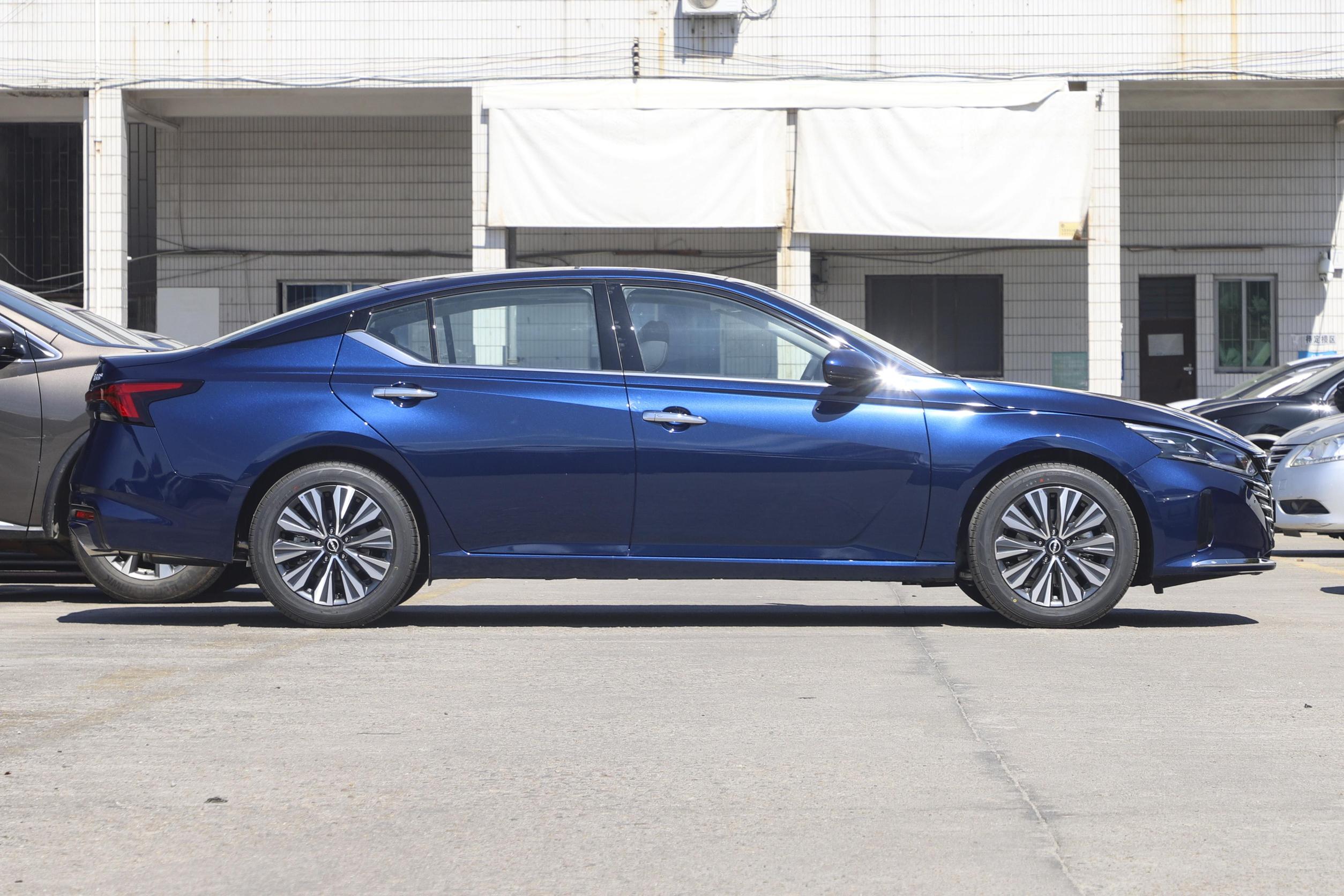 天籁 2022款 2.0L XL-TLS 悦享版图片_日产_58/107张图片_汽车外观图库_懂车帝