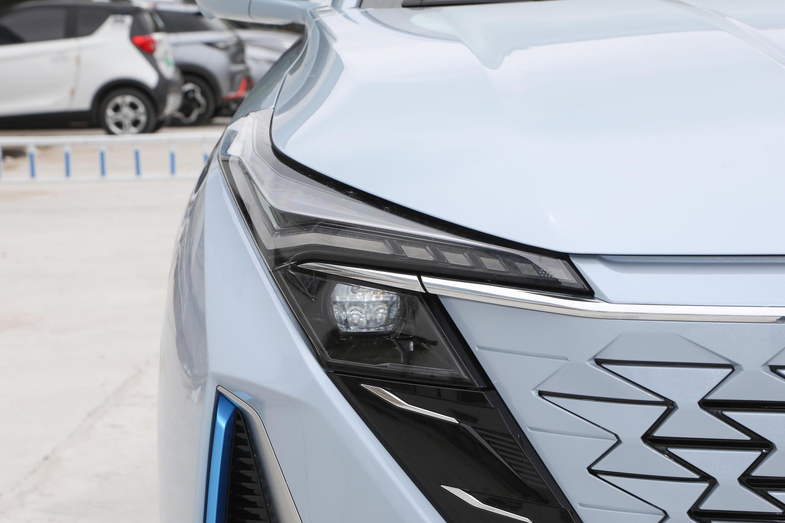 长安欧尚Z6 iDD新能源 2022款 蓝鲸iDD 150KM旗舰PLUS智慧泊车版图片_长安欧尚_51/142张图片_汽车外观图库_懂车帝