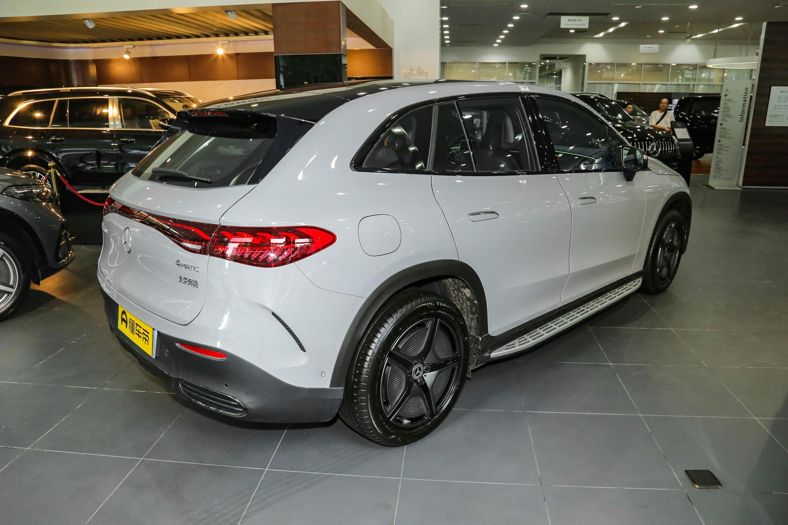 奔驰EQE SUV 2023款 EQE SUV 500 4MATIC特别版图片_奔驰_3/55张图片_汽车外观图库_懂车帝
