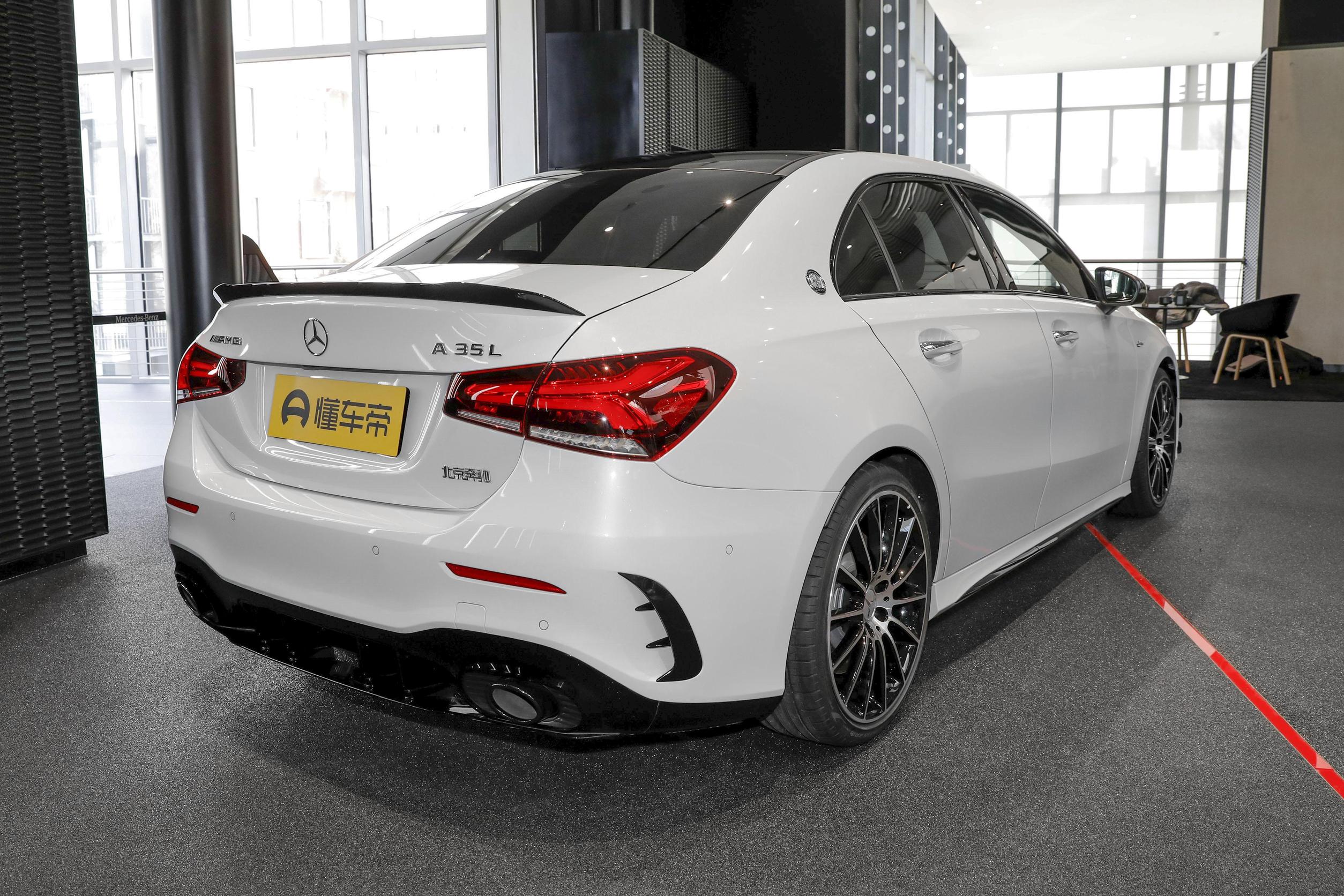 奔驰A级AMG 2022款 AMG A 35 L 4MATIC图片_奔驰_7/139张图片_汽车外观图库_懂车帝