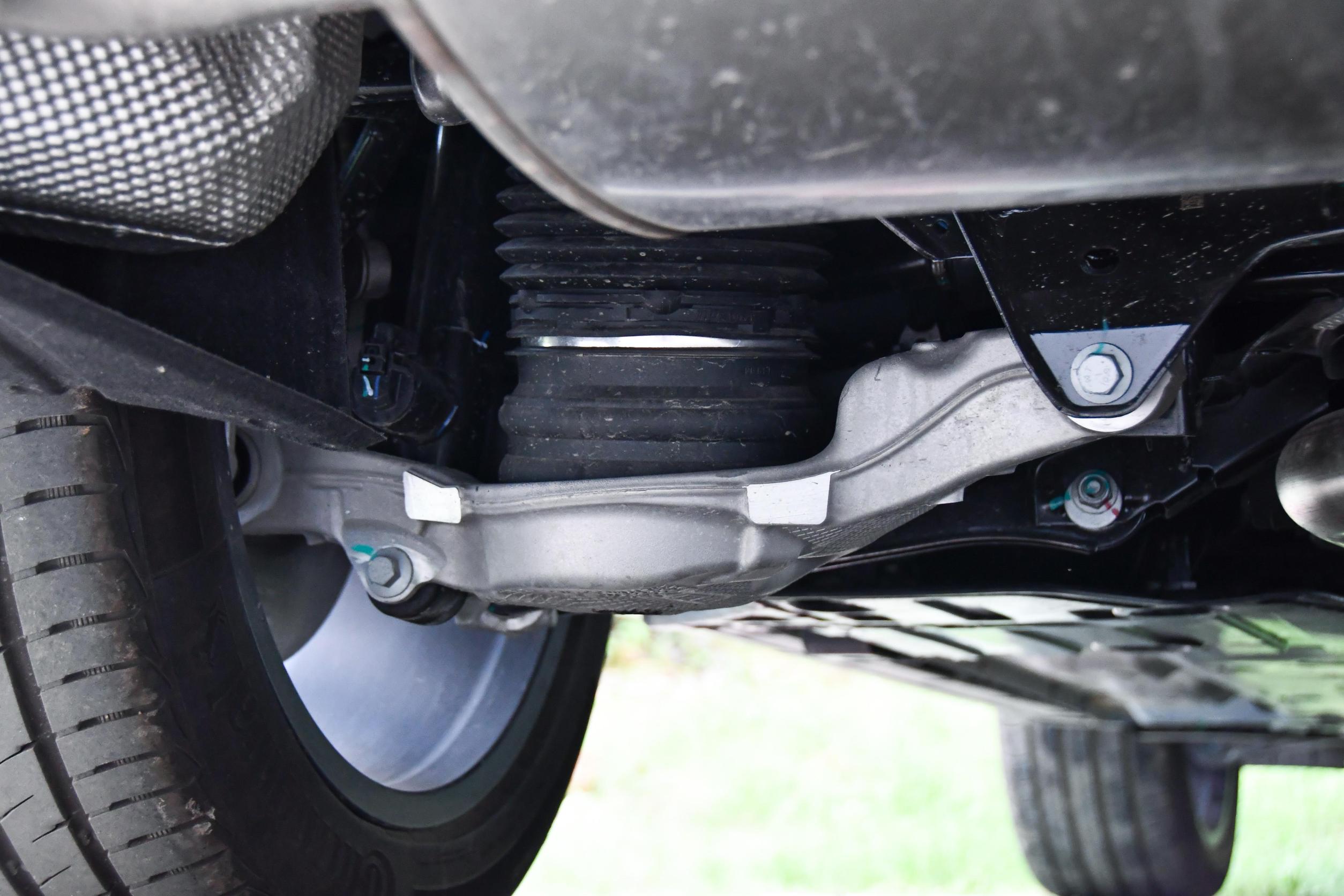 领克09 EM-P 2023款 2.0TD EM-P 亚运行政版 五座图片_领克_1/64张图片_汽车外观图库_懂车帝