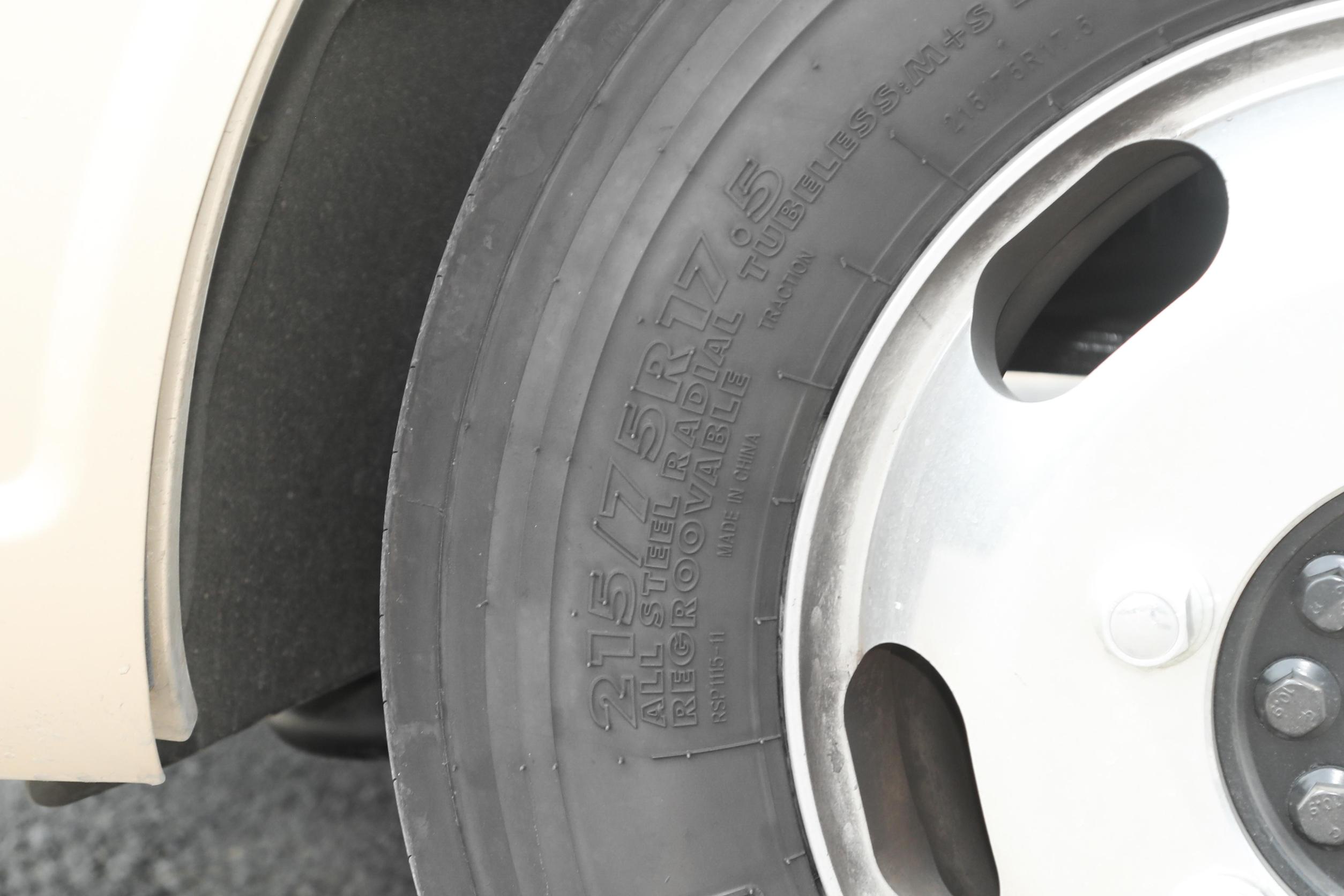 宇通T7 2022款 3.5T汽油定制星宇版35LGTDI图片_宇通客车_1/49张图片_汽车外观图库_懂车帝