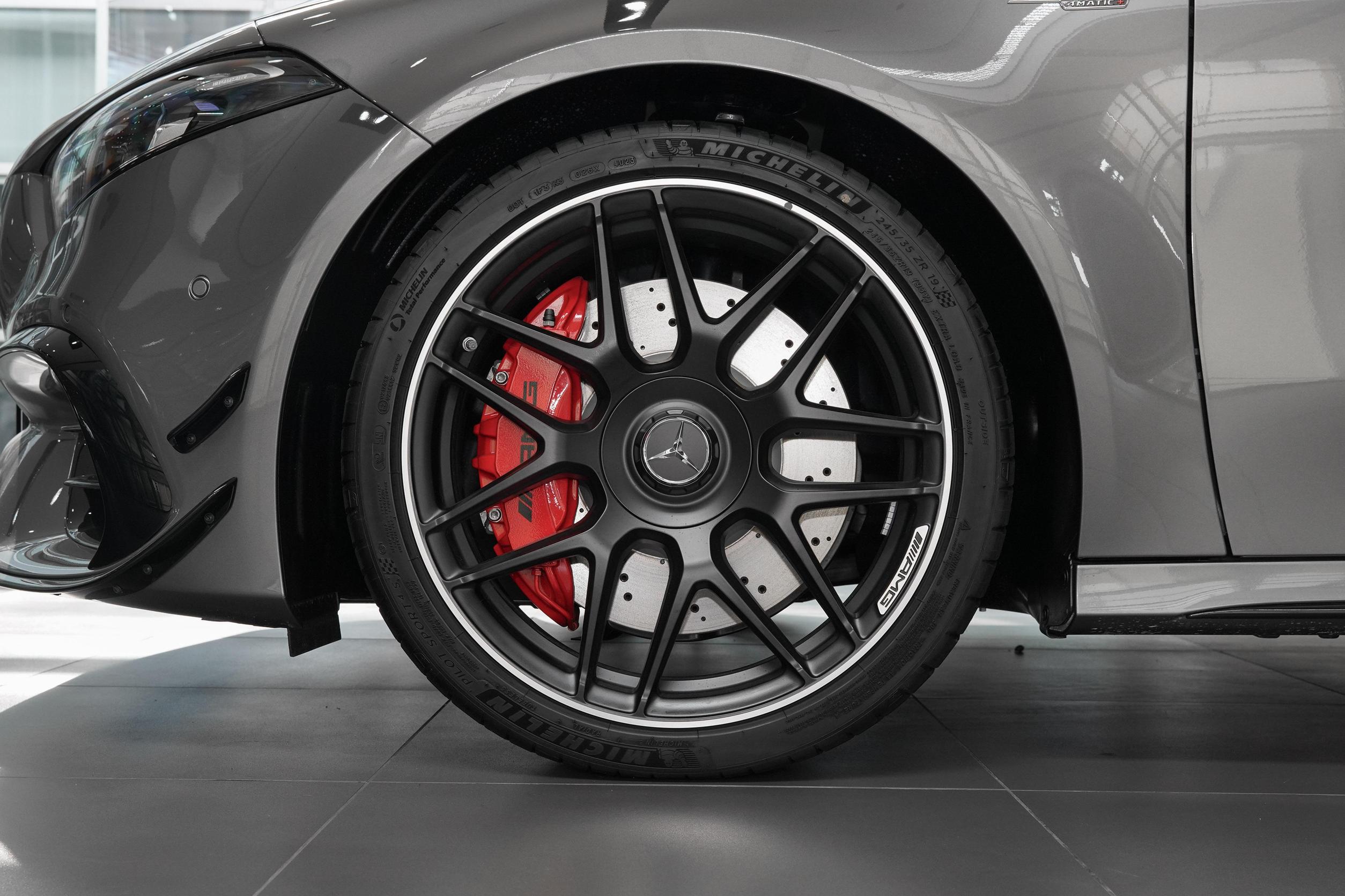 奔驰A级AMG(进口) 2024款 AMG A 45 S 4MATIC+图片_奔驰_3/347张图片_汽车外观图库_懂车帝