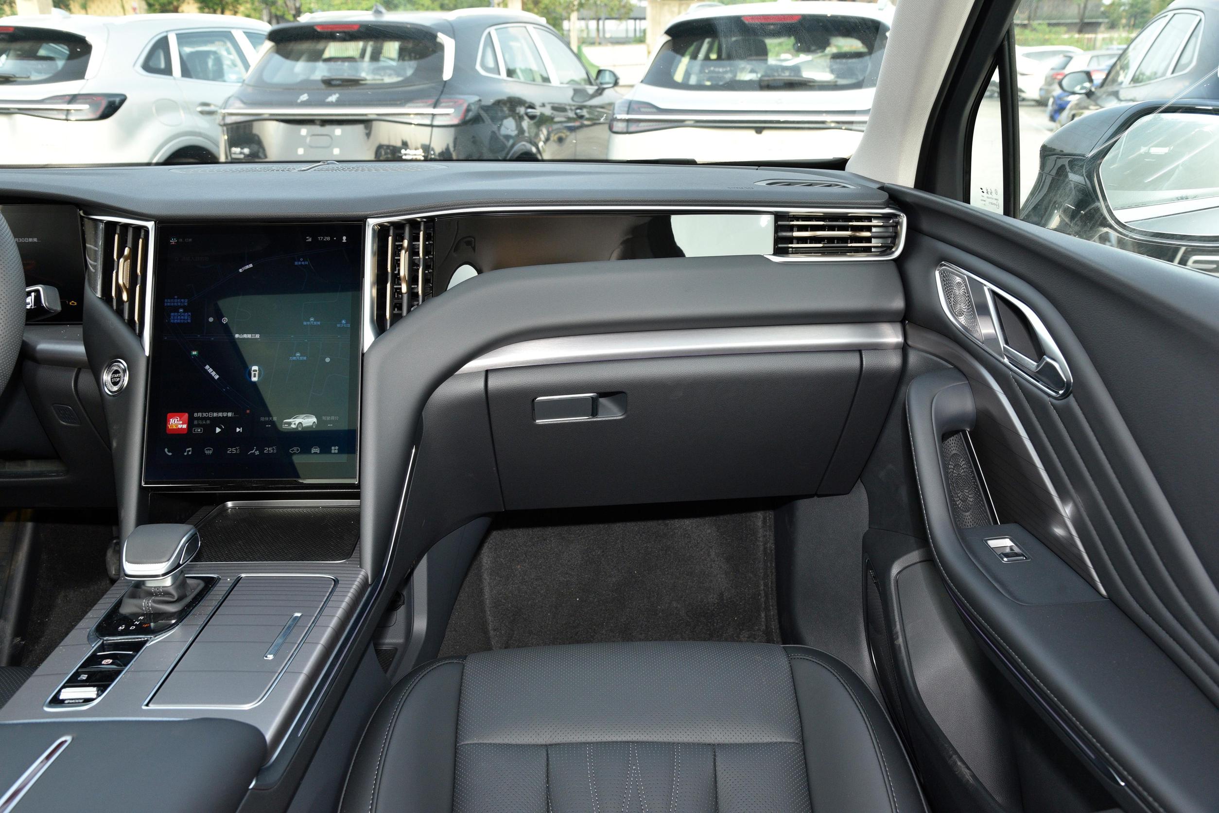 红旗HS7 2023款 2.0T 自动两驱旗享版 6座图片_红旗_43/43张图片_汽车内饰图库_懂车帝