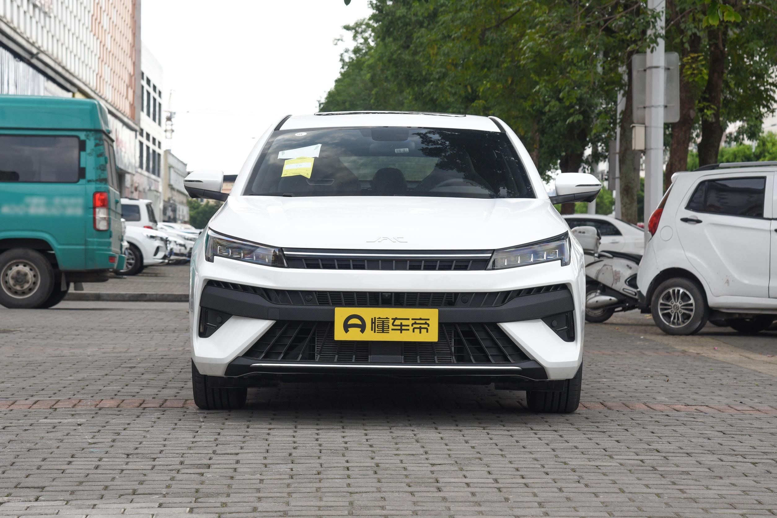 江淮A5 PLUS 2023款 1.5T CVT尊贵版图片_江淮汽车_1/118张图片_汽车外观图库_懂车帝