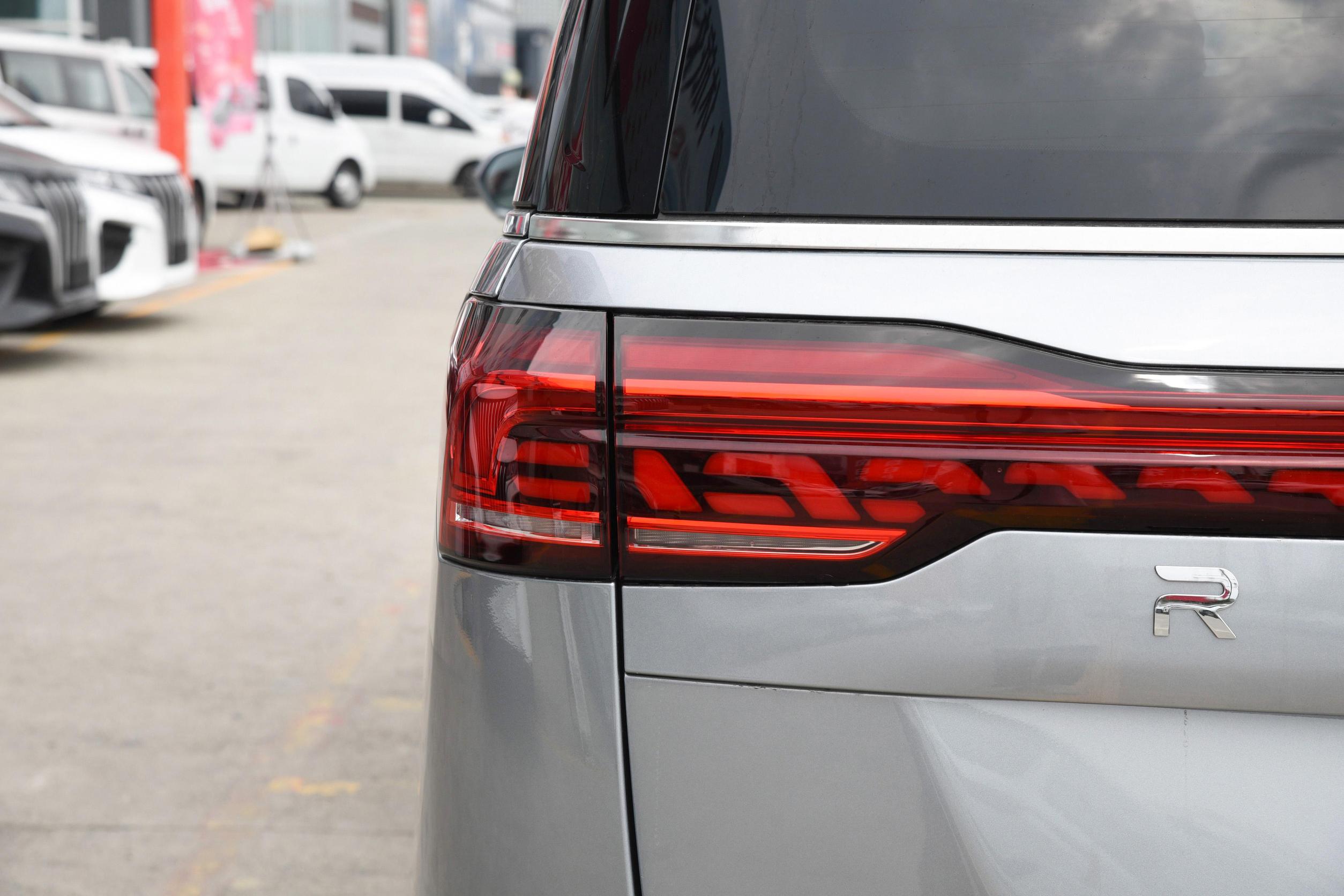 瑞风RF8 2024款 2.0T 智聆版尊贵型图片_江淮瑞风_1/92张图片_汽车外观图库_懂车帝