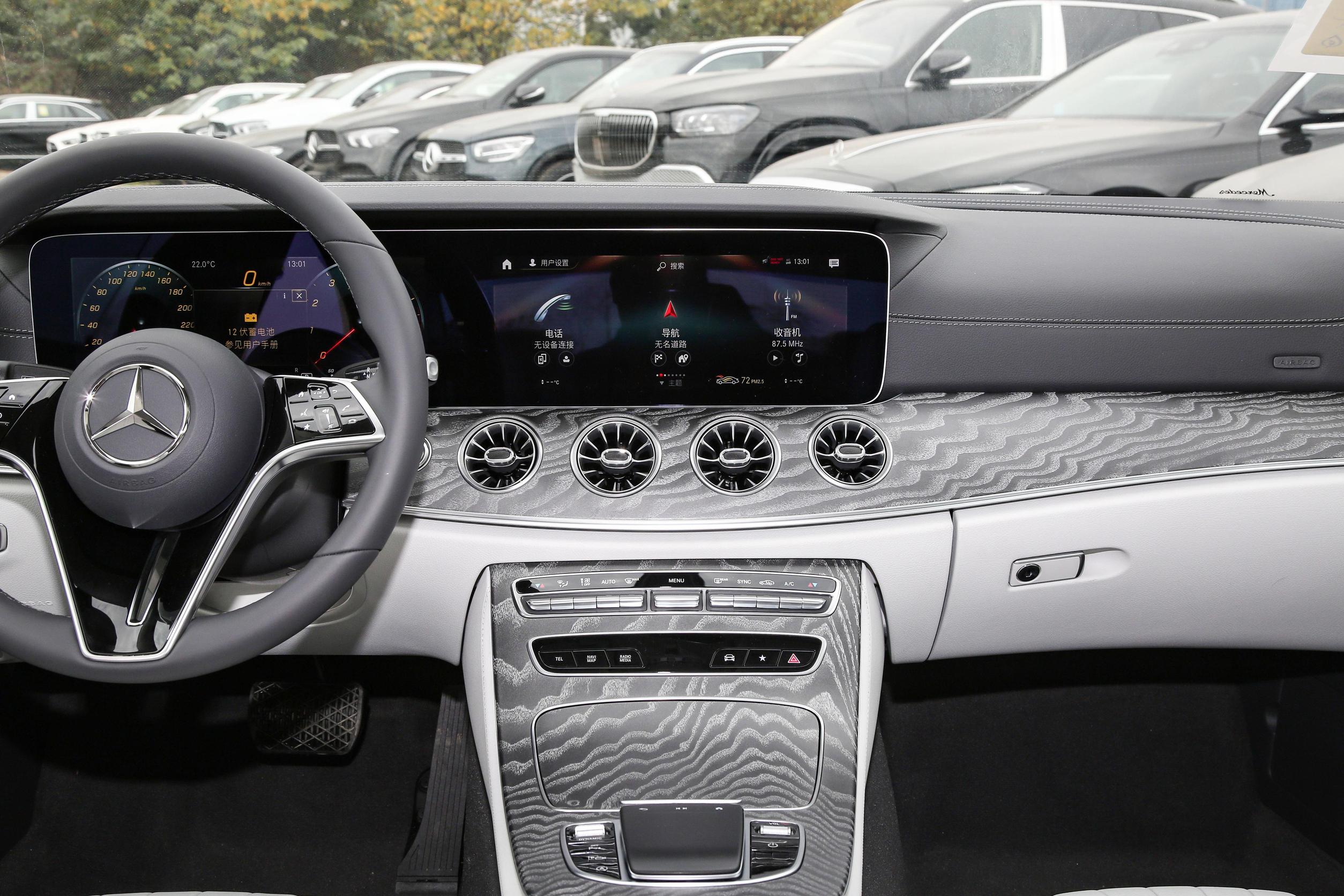 奔驰CLS 2023款 CLS 300 动感型图片_奔驰_4/64张图片_汽车内饰图库_懂车帝