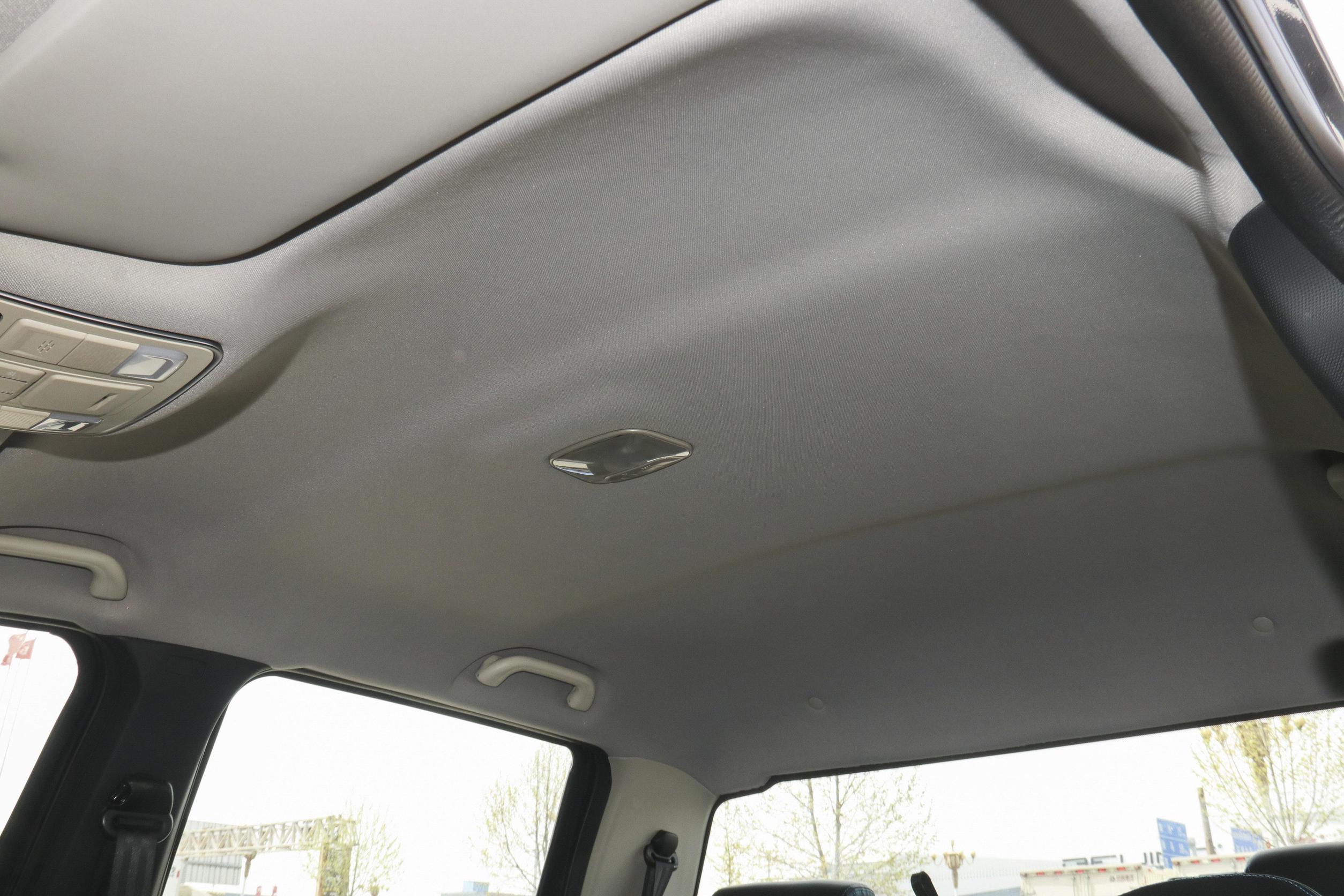 中兴1949 2022款 2.3T商用版柴油手动两驱超豪华型图片_中兴_16/51张图片_汽车空间图库_懂车帝