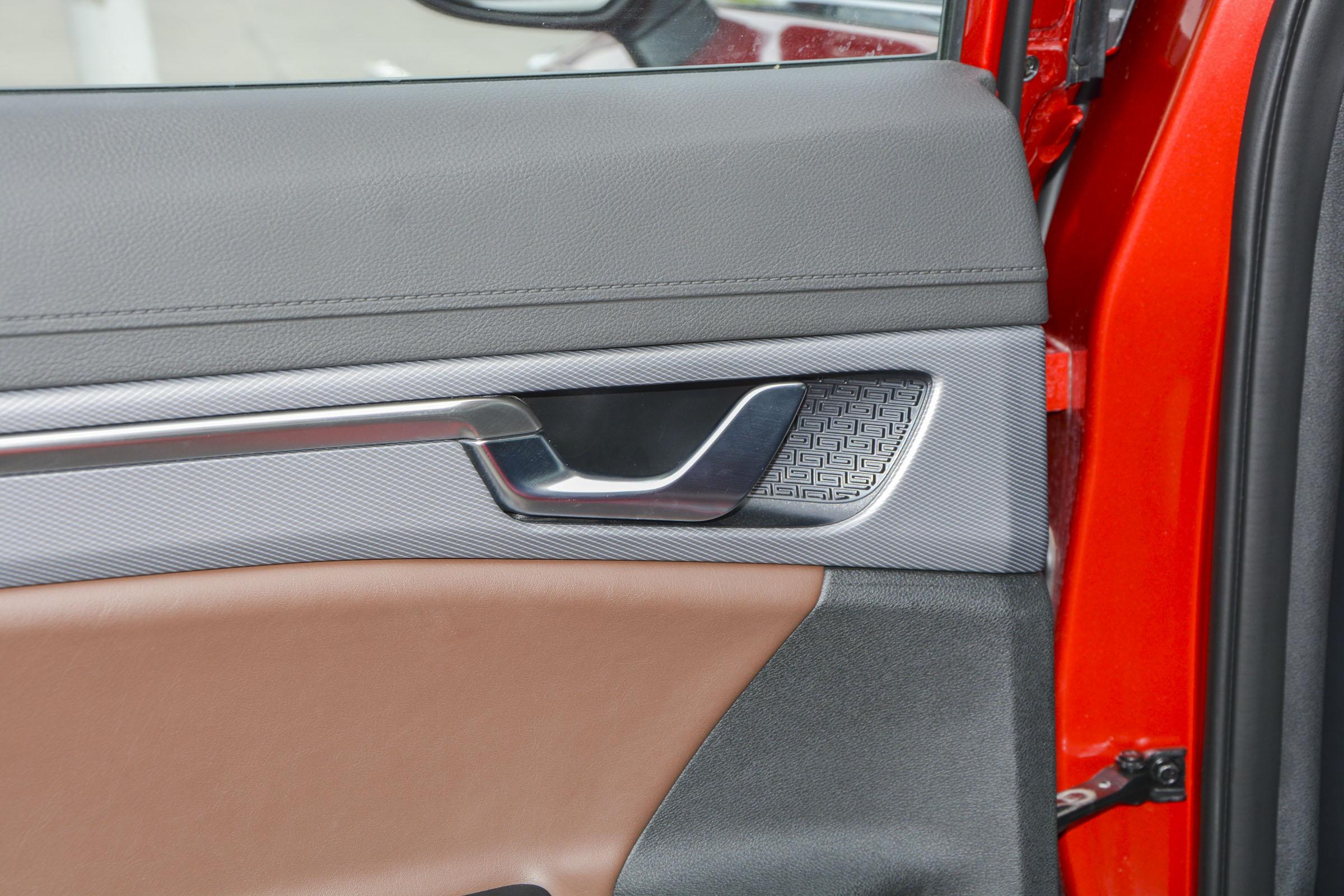 帝豪GS 2018款 领潮版 1.4T 自动臻尚智联型图片_吉利汽车_31/59张图片_汽车空间图库_懂车帝