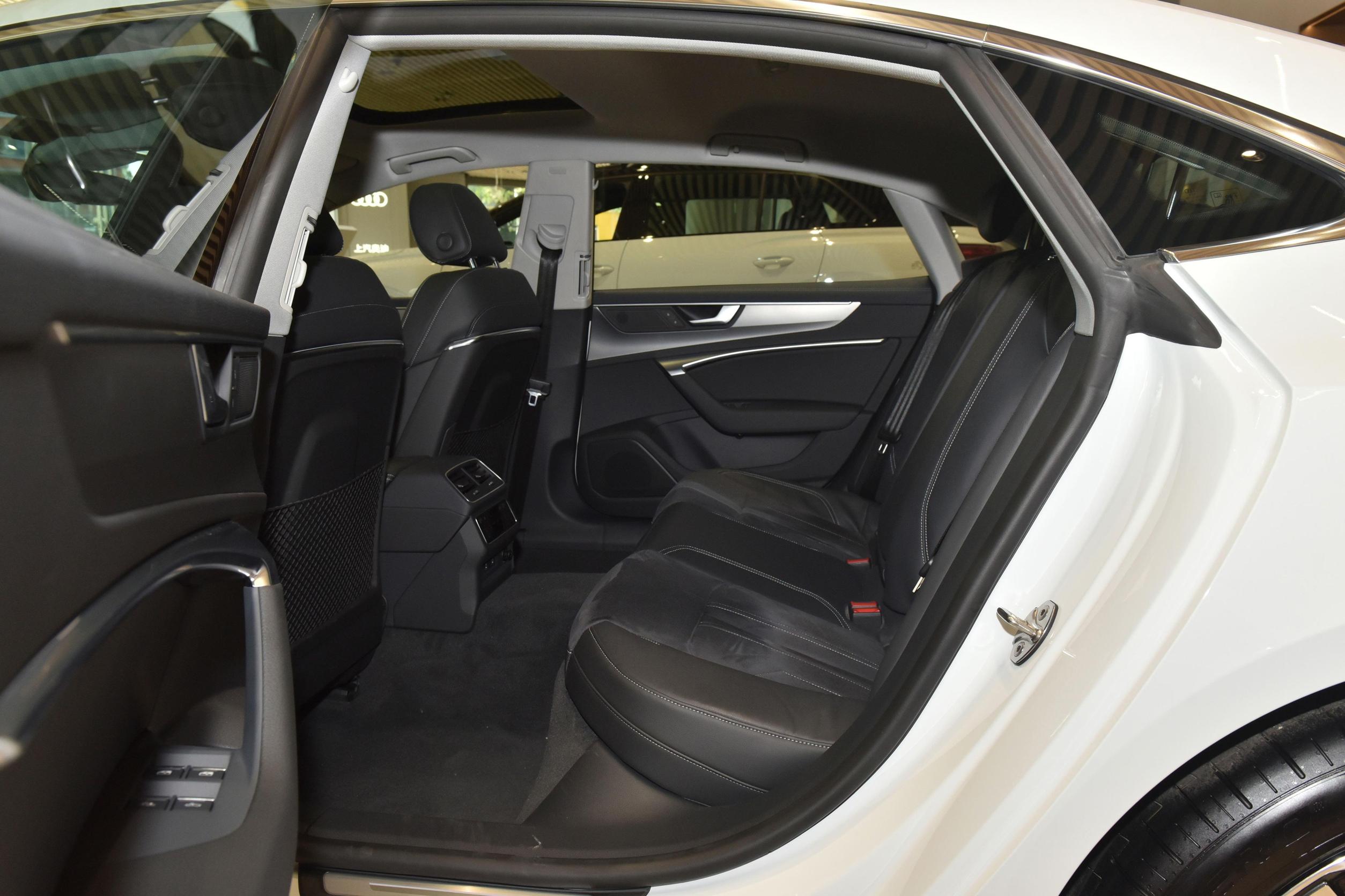 奥迪A7L壁纸_奥迪A7L_奥迪A7L空间图片_7/687张图片_奥迪A7L/整车空间图片_懂车帝