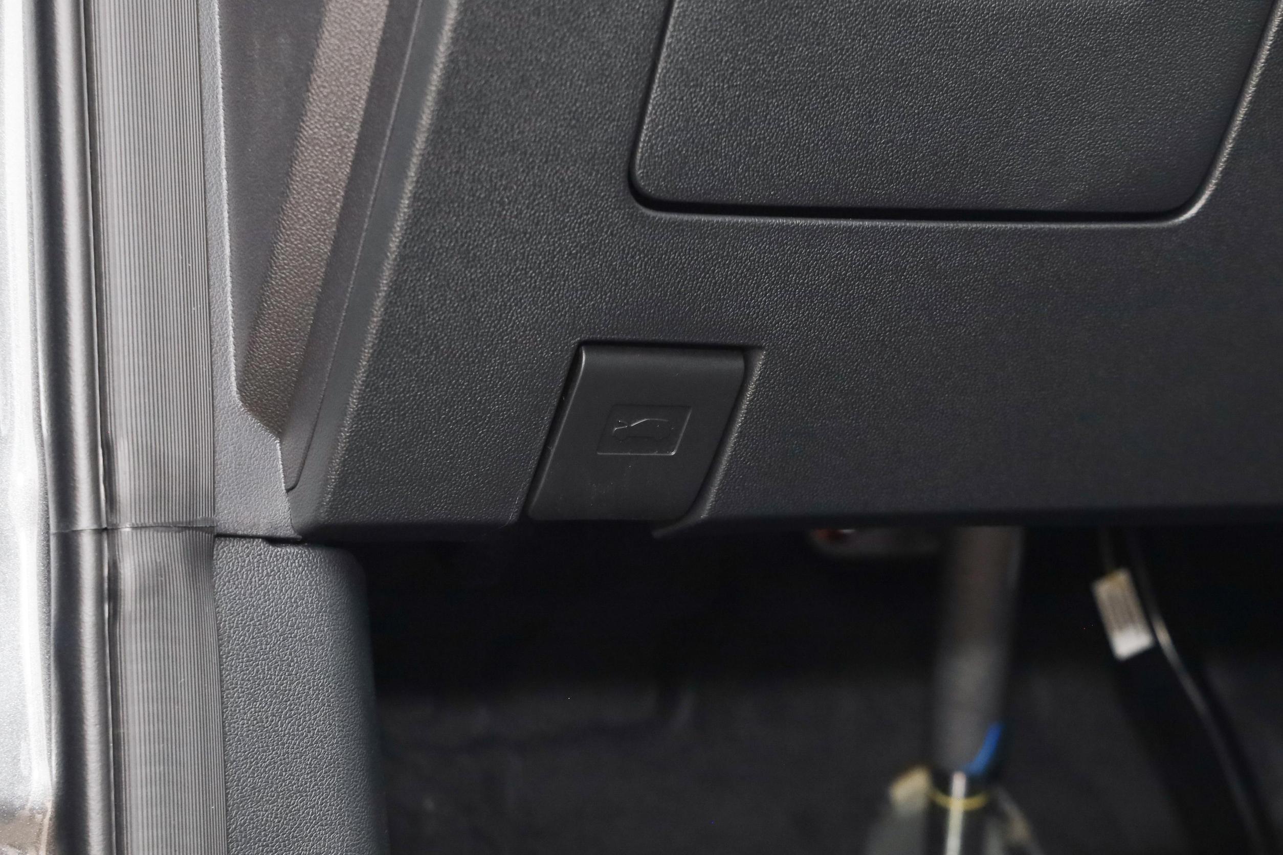 长安欧尚Z6 2023款 蓝鲸 1.5T DCT智享型图片_长安欧尚_4/39张图片_汽车内饰图库_懂车帝