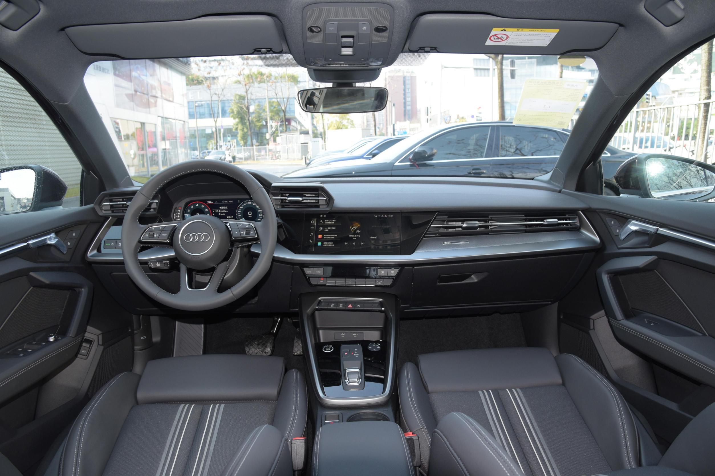 奥迪A3 2022款 A3L Limousine 35 TFSI 时尚运动型图片_奥迪_21/91张图片_汽车内饰图库_懂车帝