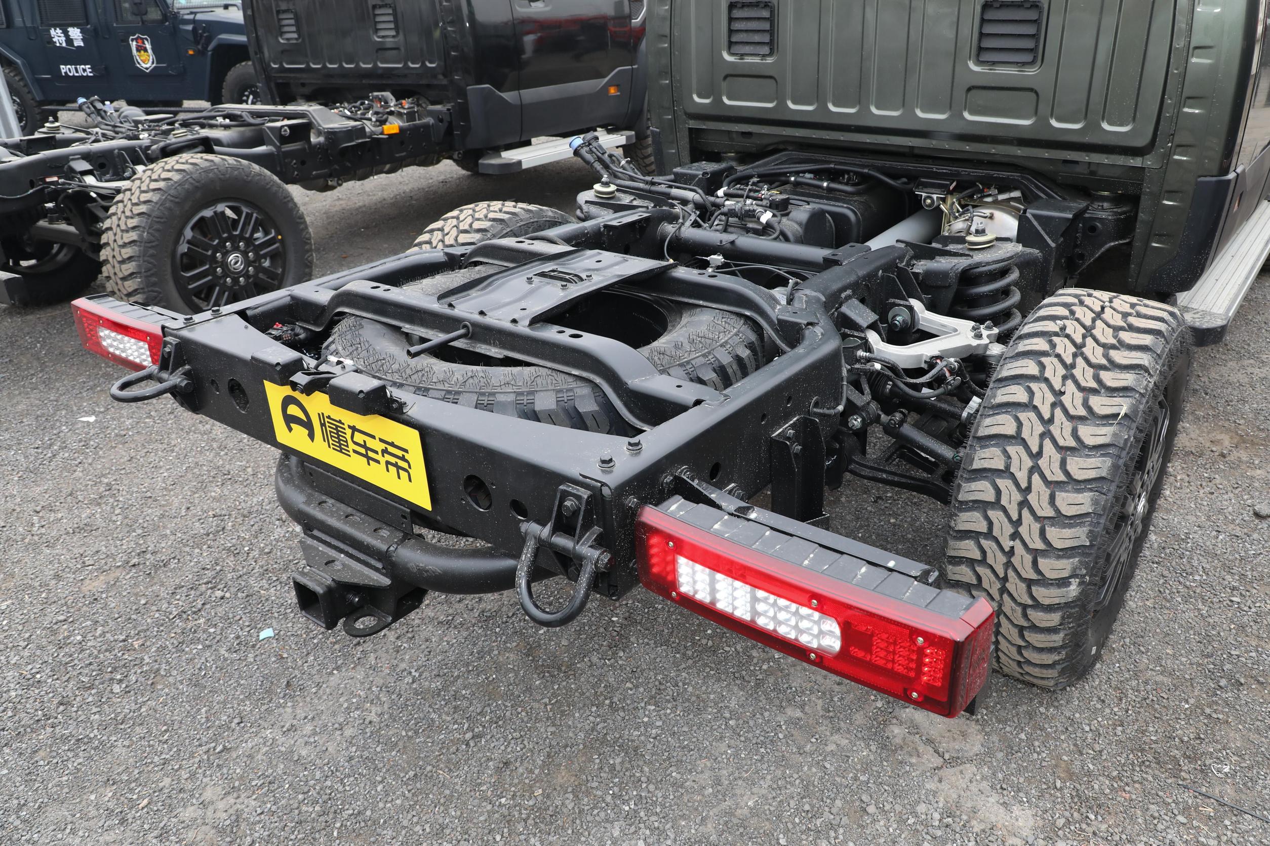 猛士MS600 2023款 6.7T 柴油双排底盘旗舰版图片_东风_31/71张图片_汽车外观图库_懂车帝