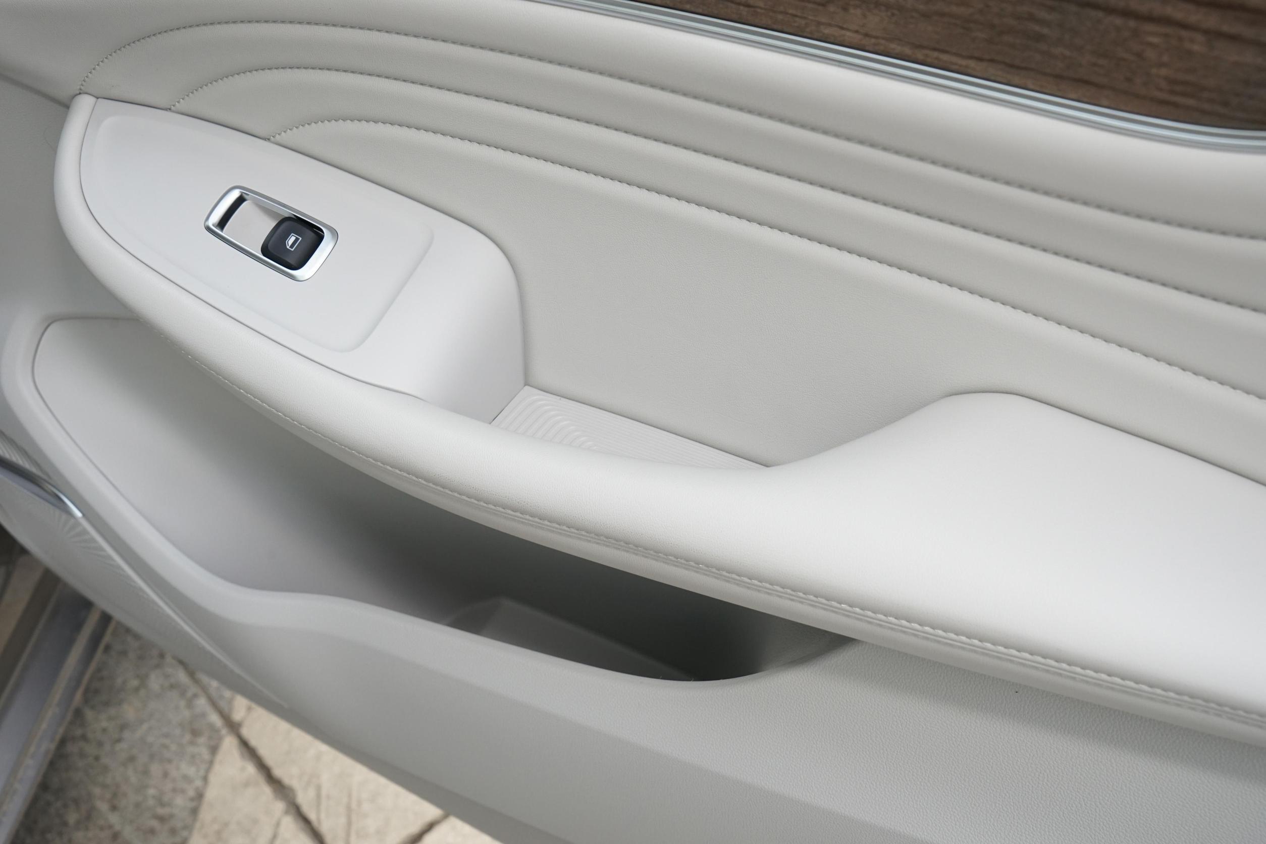 荣威iMAX8 2023款 400TGI 越享版图片_荣威_32/88张图片_汽车空间图库_懂车帝