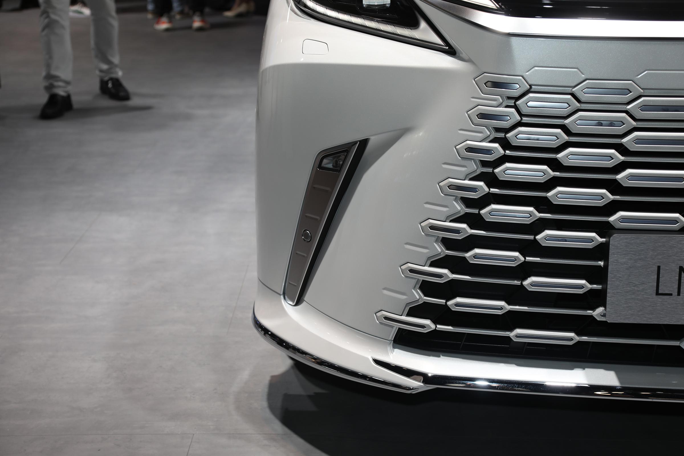 雷克萨斯LM 2023款 500h DIRECT4 六座尊崇版图片_雷克萨斯_4/61张图片_汽车车展图库_懂车帝