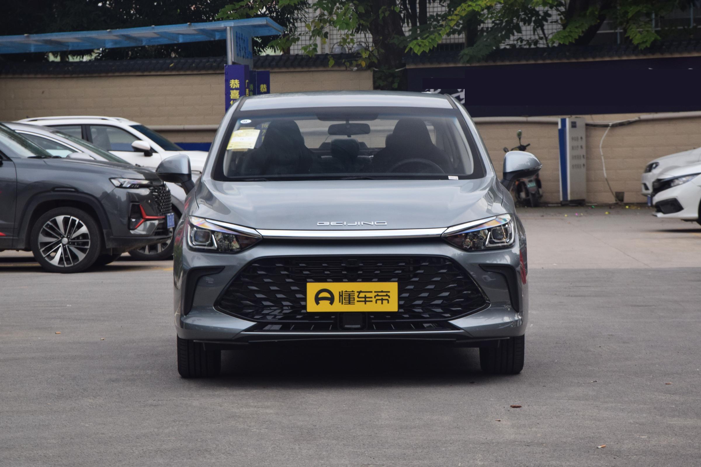 北京U5 PLUS 2021款 1.5L CVT豪华版图片_北京汽车_1/133张图片_汽车外观图库_懂车帝