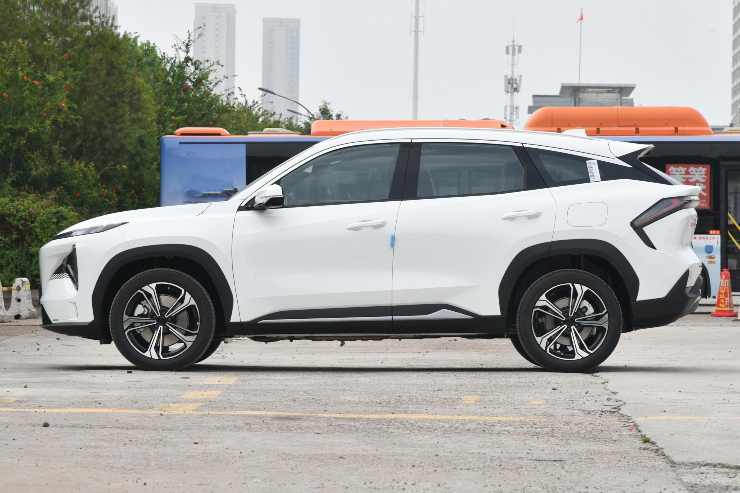 银河L7 2023款 1.5T DHT 115km MAX图片_吉利银河_5/155张图片_汽车外观图库_懂车帝