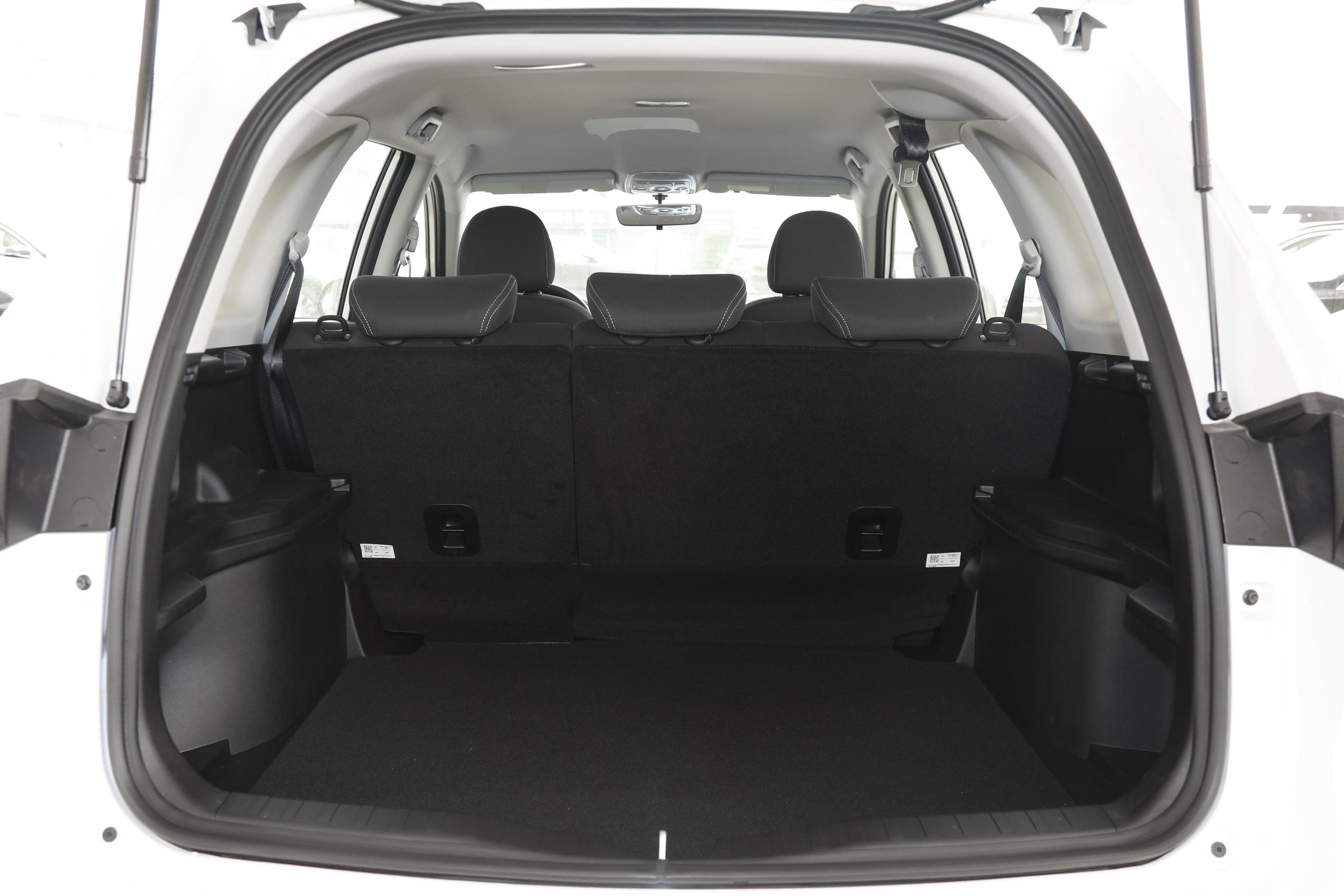 哈弗M6 2023款 PLUS 1.5T 手动精英智联型图片_哈弗_56/71张图片_汽车空间图库_懂车帝