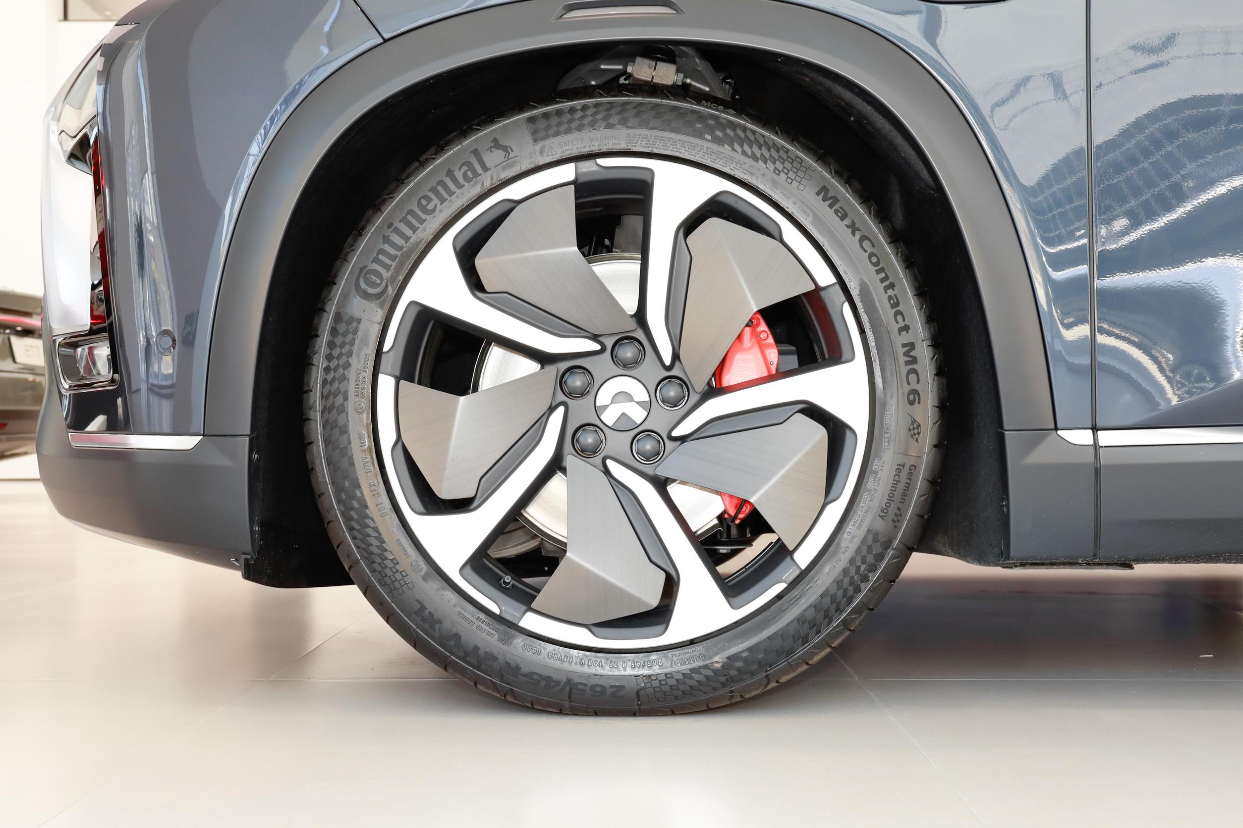 蔚来ES8 2022款 580KM 签名版 六座图片_蔚来_4/105张图片_汽车外观图库_懂车帝