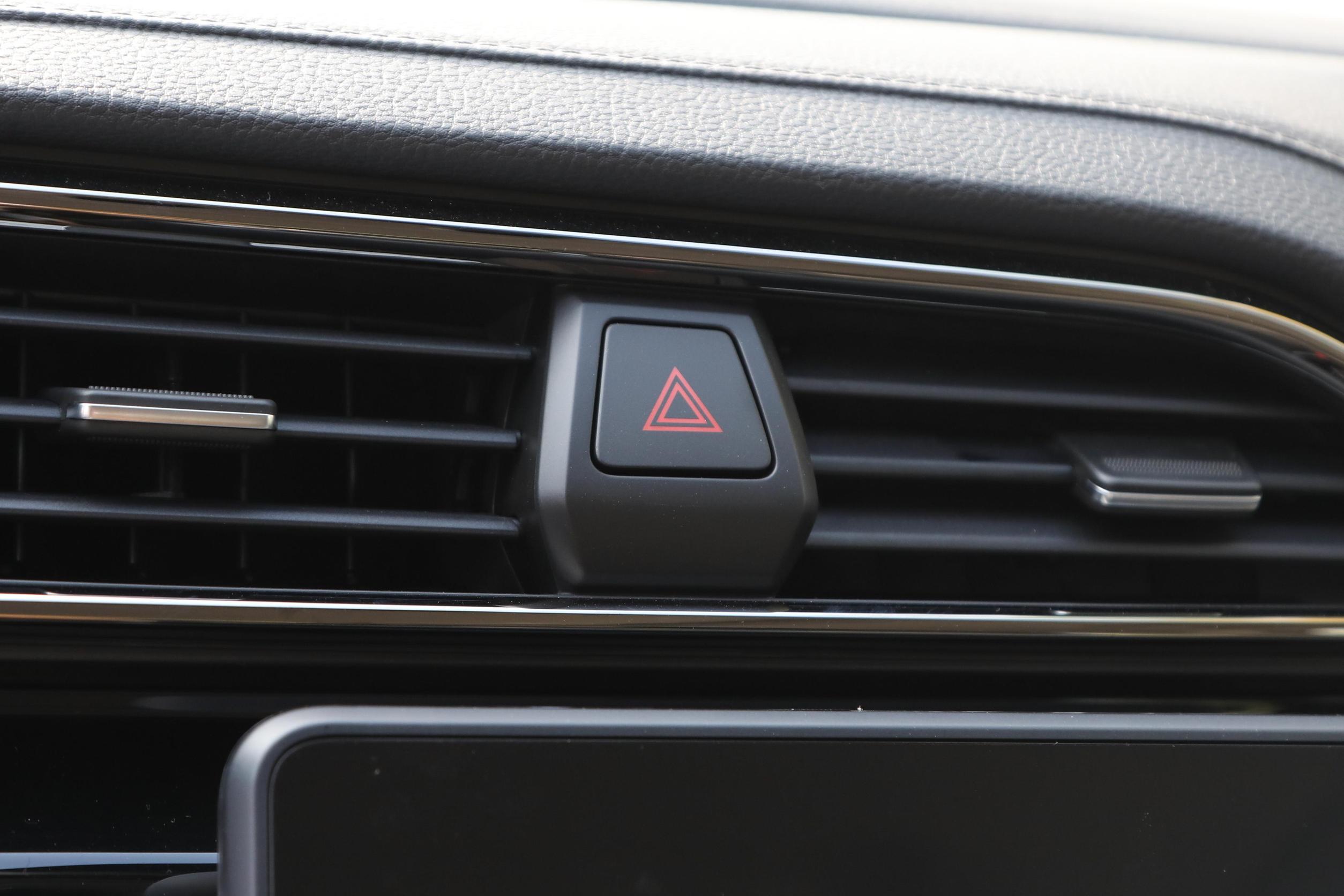 大通D60 2023款 改款 1.5T 自动舒享版 5座图片_上汽大通MAXUS_31/33张图片_汽车内饰图库_懂车帝