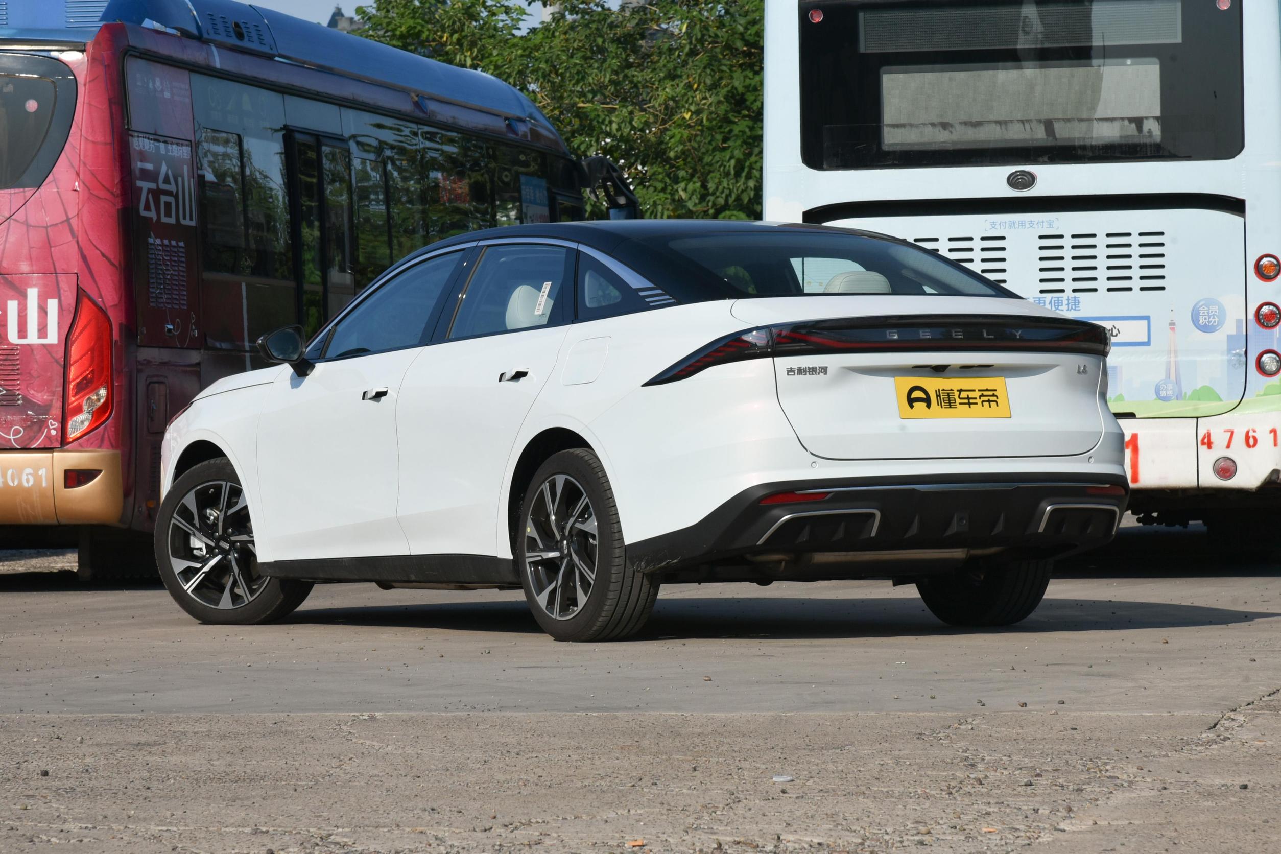 银河L6 2023款 1.5T DHT 125km 星舰图片_吉利银河_21/152张图片_汽车外观图库_懂车帝