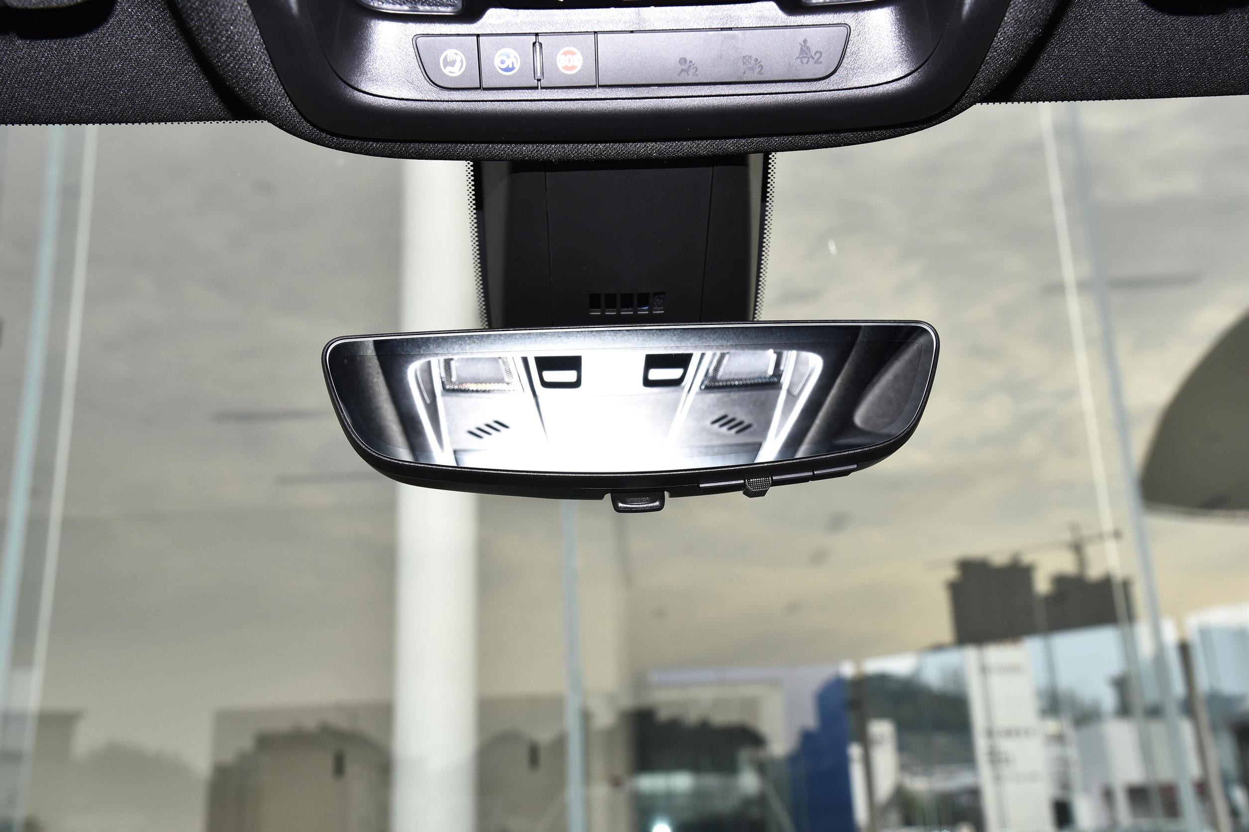 凯迪拉克XT6 2022款 2.0T 120周年限量版 七座四驱豪华型图片_凯迪拉克_28/69张图片_汽车空间图库_懂车帝