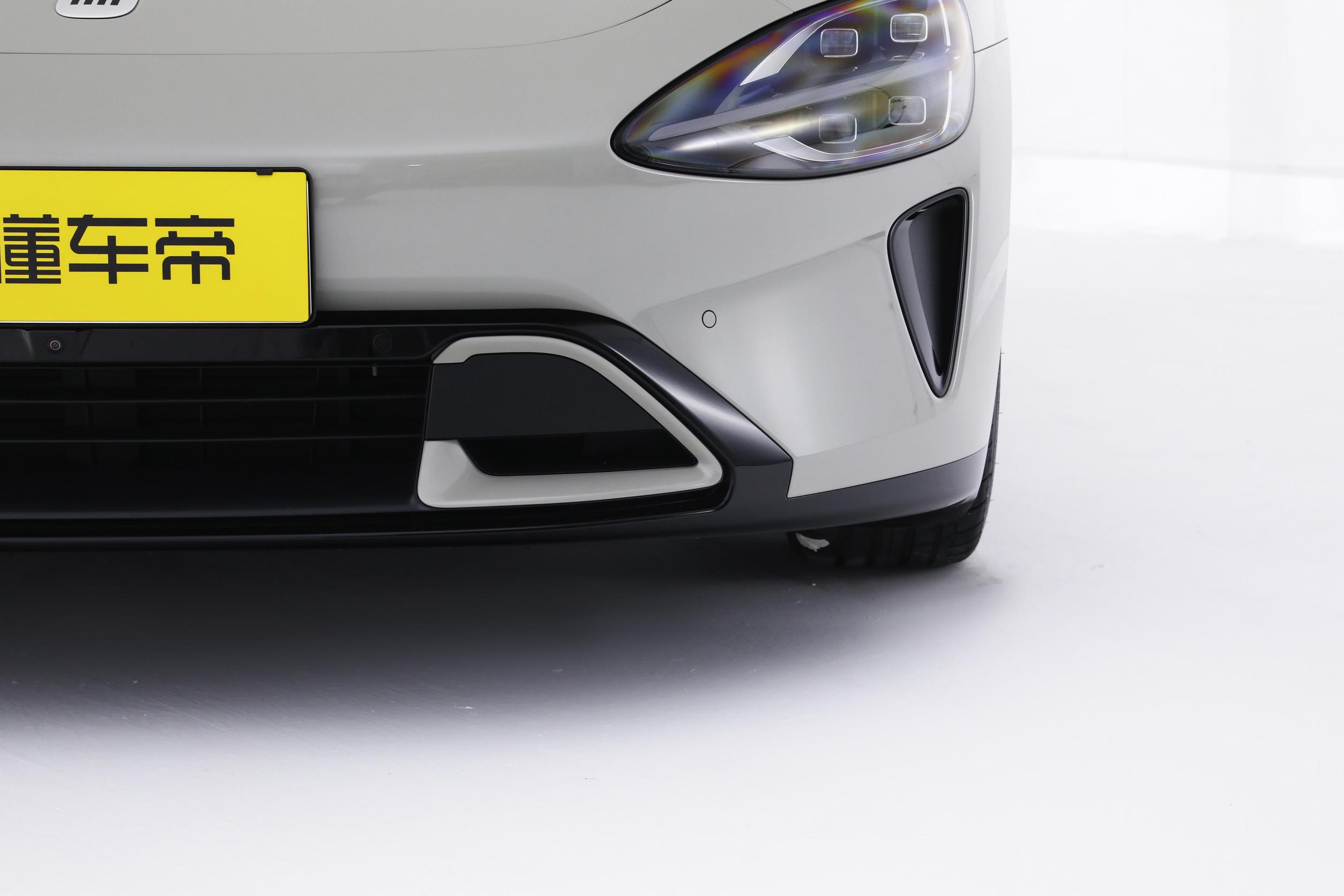 小米SU7壁纸_小米SU7_小米SU7外观图片_555/708张图片_小米SU7/整车外观图片_懂车帝