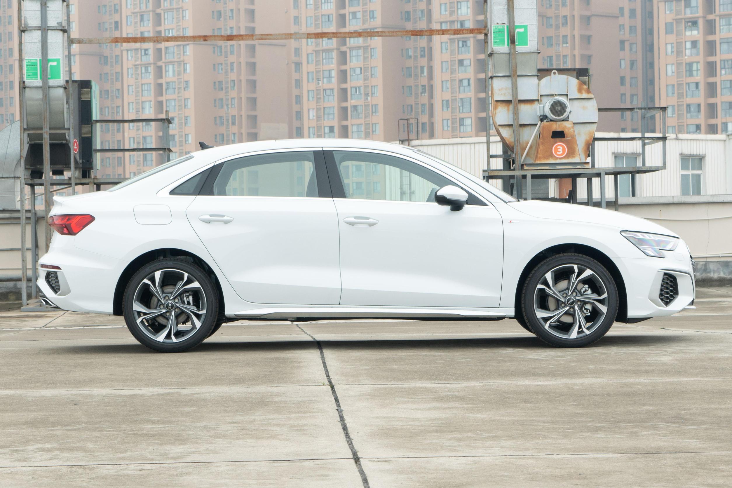 奥迪A3 2023款 改款 A3L Limousine 35 TFSI 豪华运动型图片_奥迪_7/59张图片_汽车外观图库_懂车帝