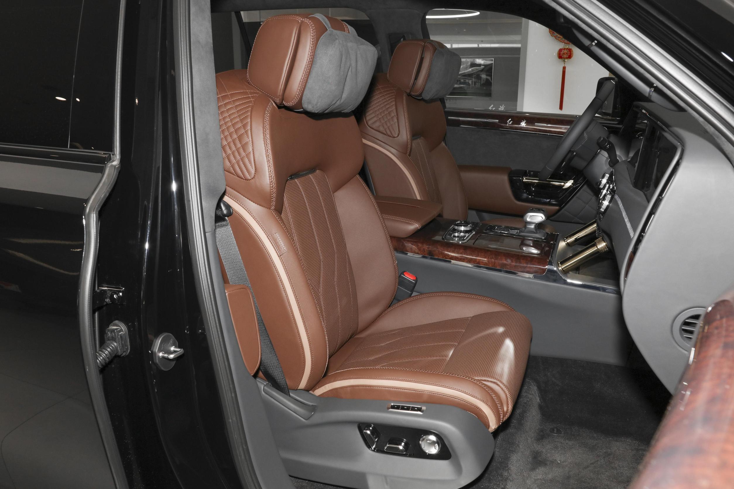 红旗LS7 2022款 4.0T 6座典雅旗航版图片_红旗_35/62张图片_汽车空间图库_懂车帝