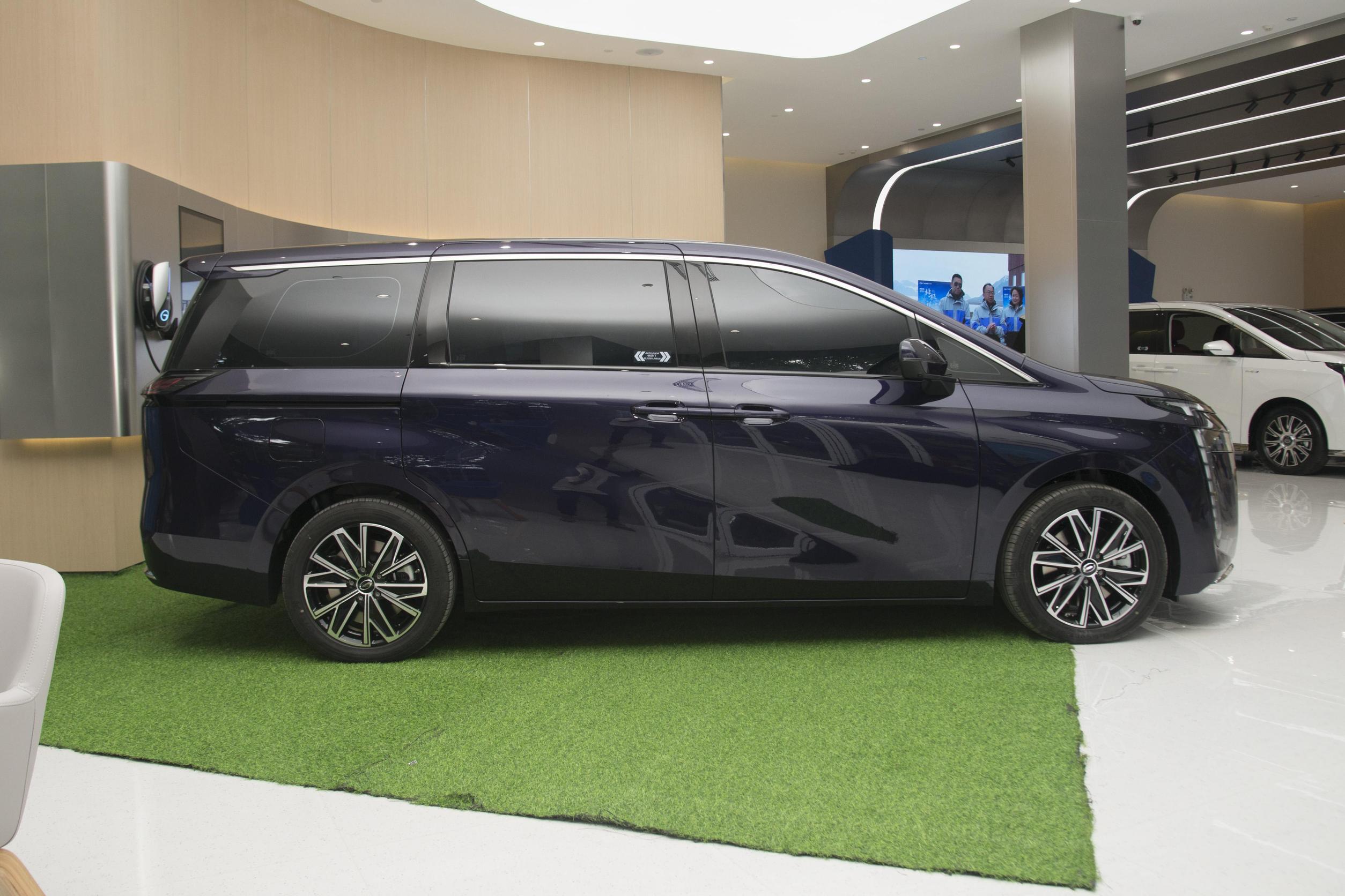 传祺E8 PHEV 2024款 2.0L 基本型图片_广汽传祺_29/55张图片_汽车外观图库_懂车帝