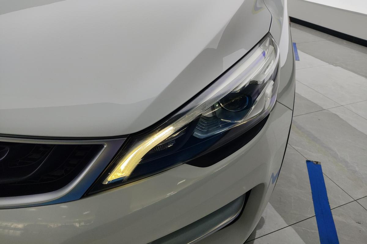 二手帝豪GS 2017款运动版 1.3T 自动智联型_3.38万_7年9个月_帝豪GS二手车_懂车帝