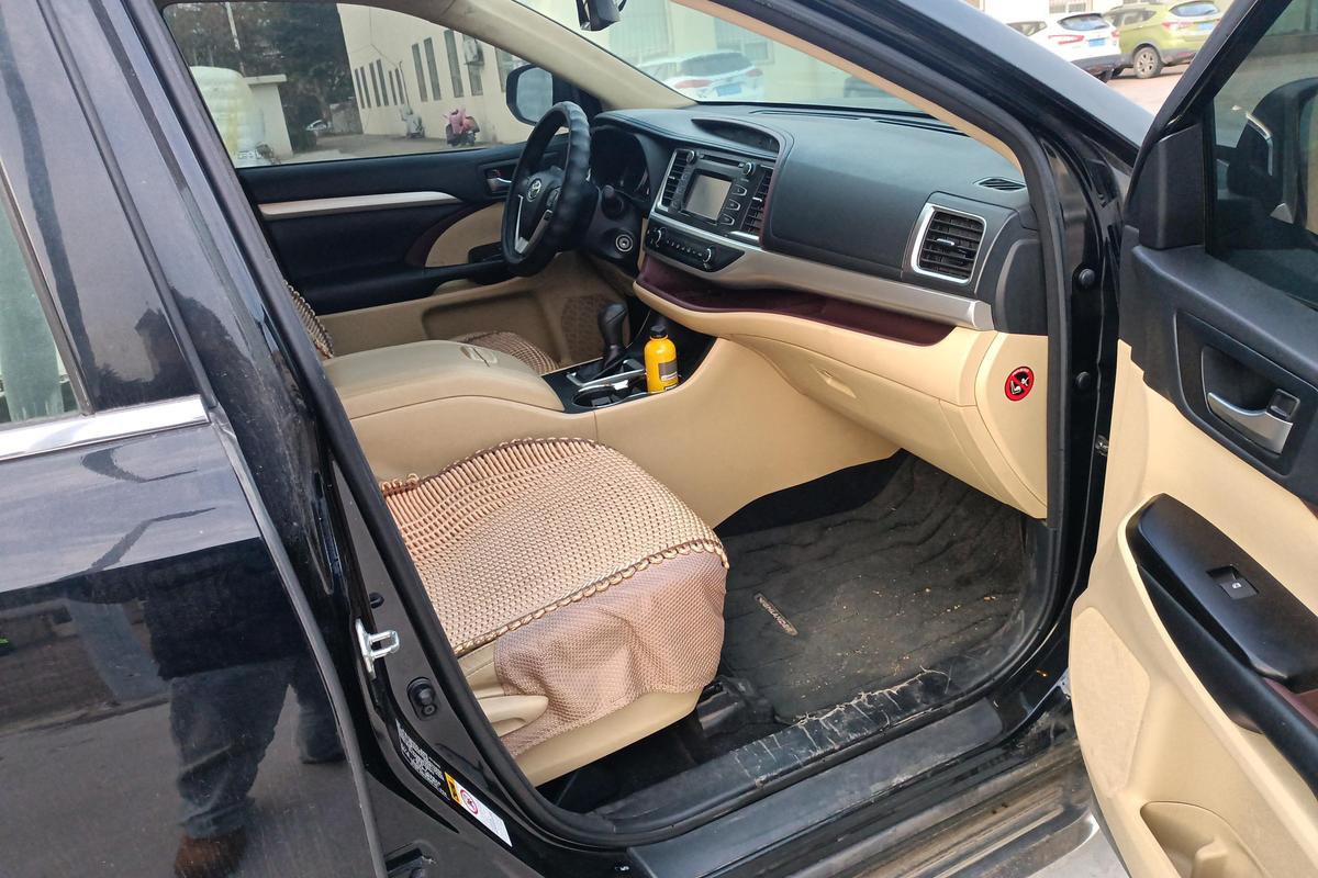 二手汉兰达 2017款2.0T 两驱精英版 7座_10.40万_8年7个月_汉兰达二手车_懂车帝