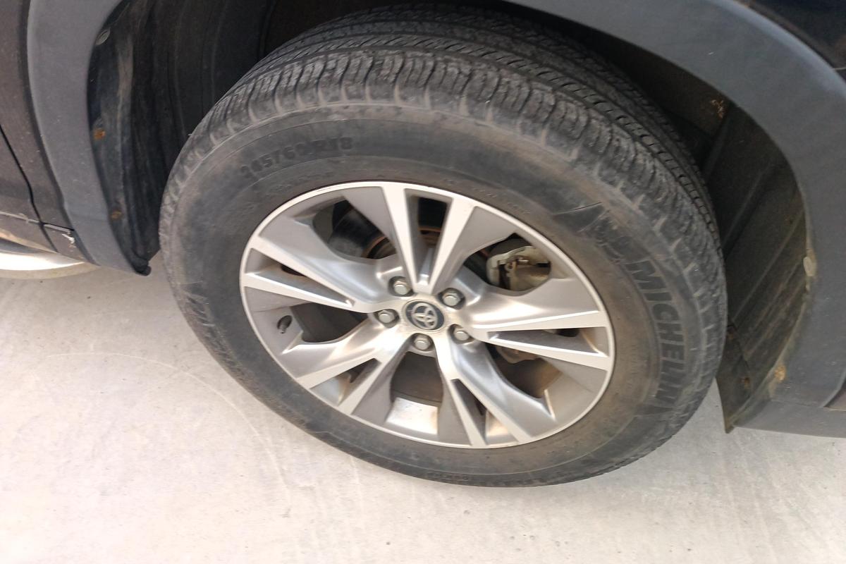 二手汉兰达 2017款2.0T 两驱精英版 7座_10.40万_8年7个月_汉兰达二手车_懂车帝