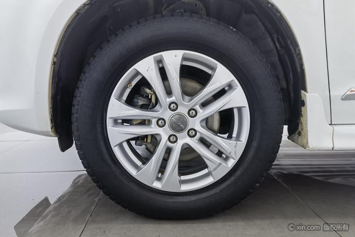 二手哈弗H6 2013款升级版 1.5T 手动两驱精英型_1.10万_11年5个月_哈弗H6二手车_懂车帝