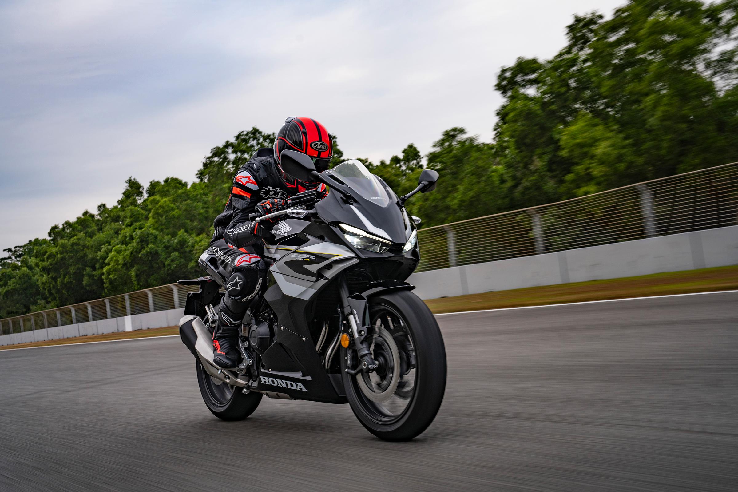 本田 CBR400R 2024款 标准版图片_本田 Wing_18/41张图片_汽车官方图库_懂车帝